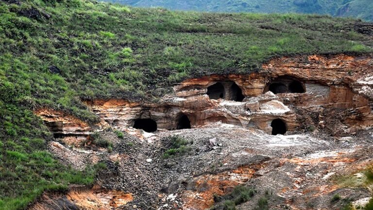 Rat-Hole Mining in Meghalaya (Completely Explained)